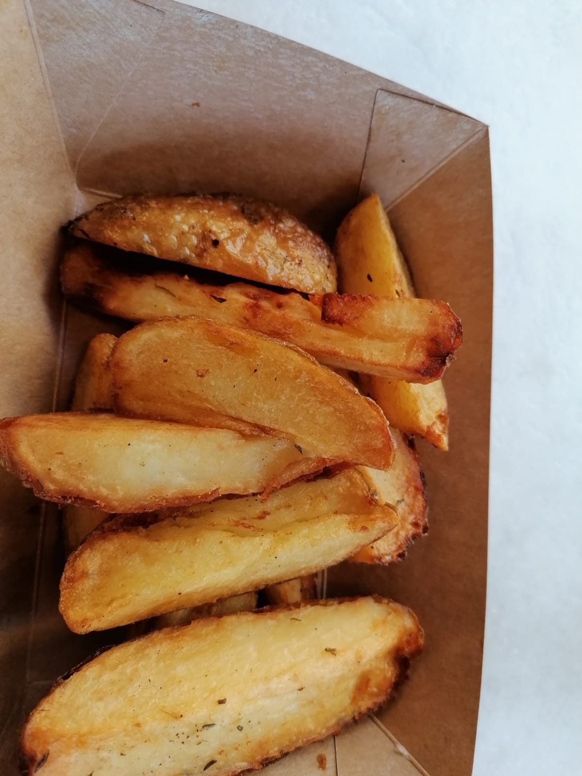 CARTOFI WEDGES DE CASĂ (200 g) – Nicolai TO GO